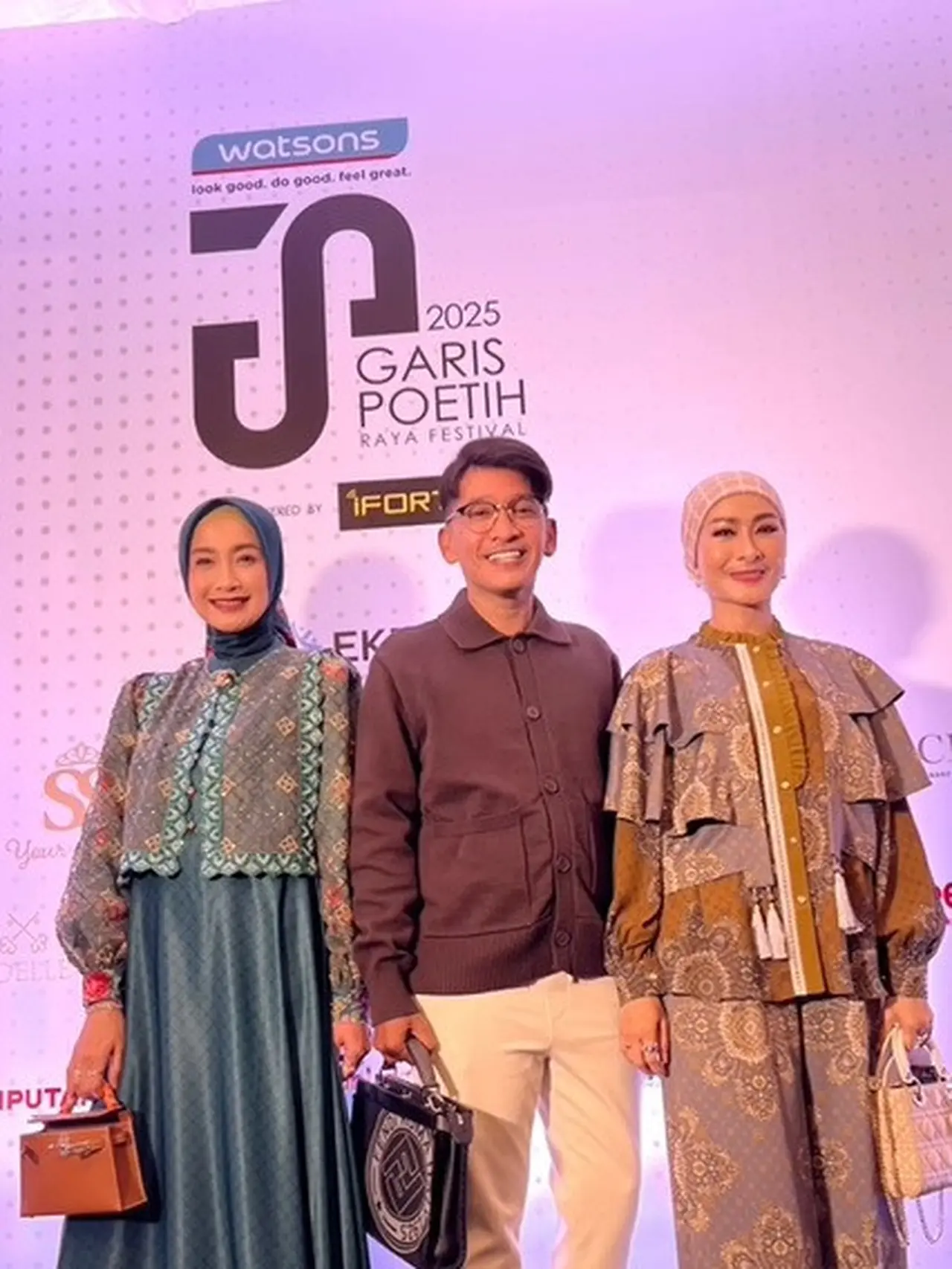 Diisukan Sedang Dekat, 6 Potret Kebersamaan Ruben Onsu dan Desy Ratnasari di Sederet Momen - Hot ...