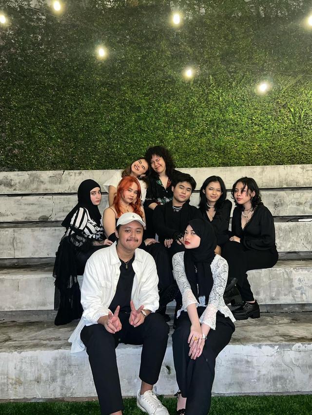 6 Momen Ulang Tahun Mima Shafa Anak Mona Ratuliu yang ke-19 Tahun, Curi ...