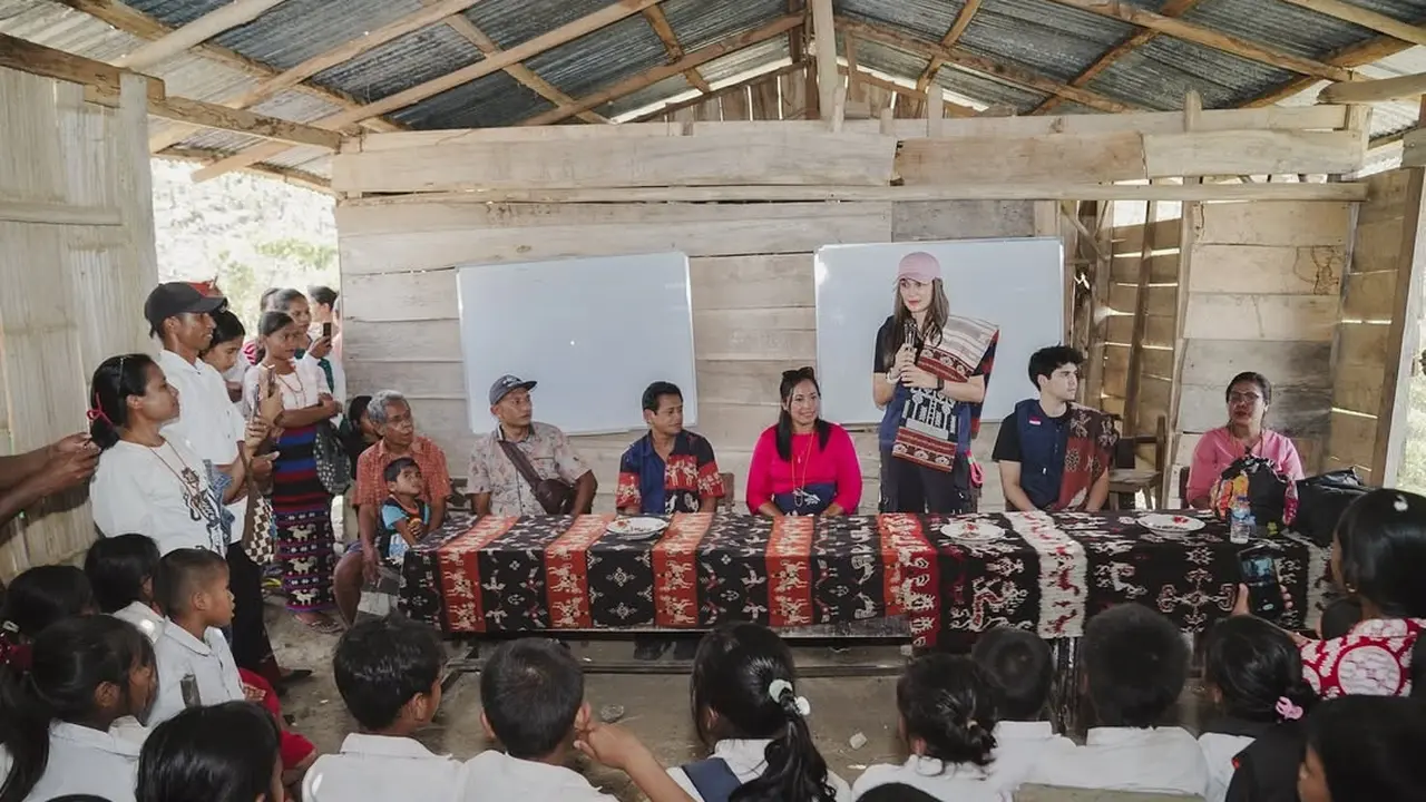 Luna Maya dan Libra: Si Elegan yang Bisa Ditiru