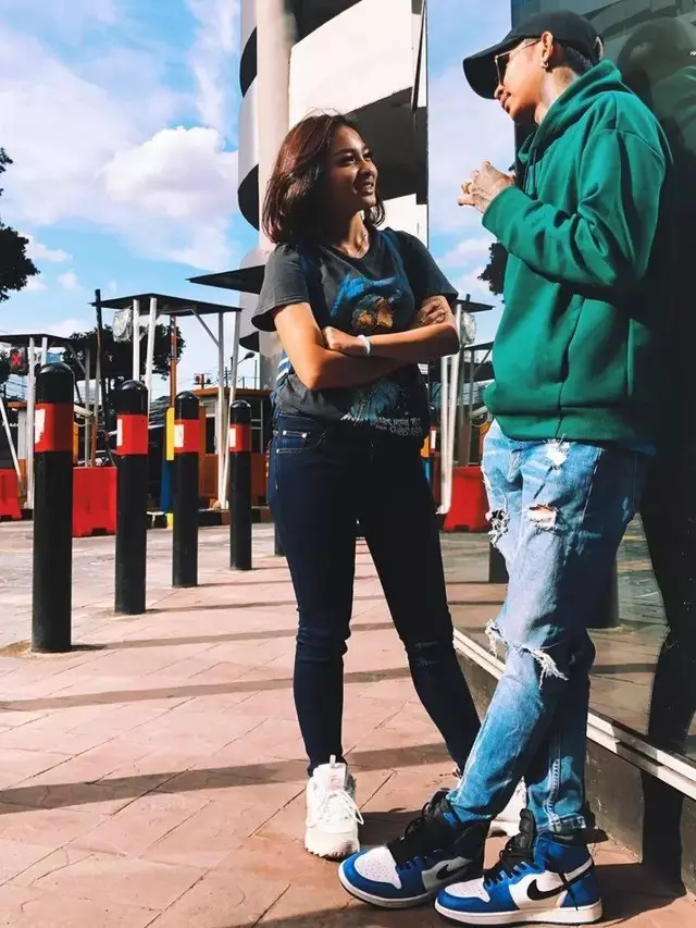 6 Potret Terbaru Revina VT, Selebgram Mantan Kekasih Young Lex - Surabaya Liputan6.com
