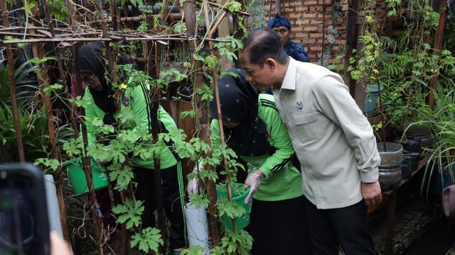 Menteri LH Sebut Kunci Atasi Sampah Kalsel Ada di Rumah Tangga