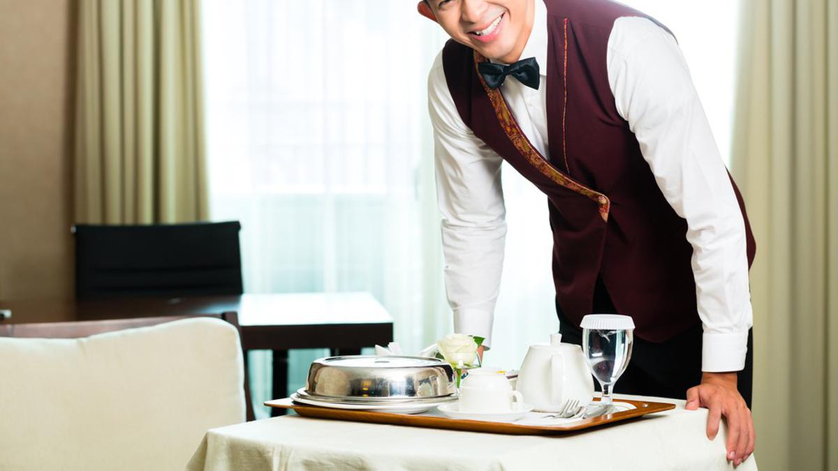 Cermati 7 Cara Memberikan Uang Tip Saat Berwisata - Lifestyle Liputan6.com