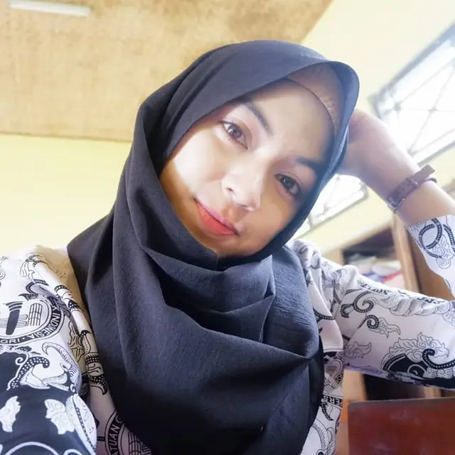 Ingat Rizma Si Guru Cantik asal Tegal yang dulu Viral? Lama Tak Terlihat, Penampilannya Berubah ...