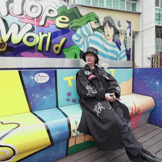 Kerap Tampil Boyish, Ini 6 Gaya OOTD Ria SW yang Curi Perhatian - Hot ...