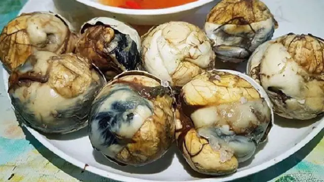 Begini Rasa Balut, Makanan Khas Filipina Berupa Embrio Bebek - Global ...