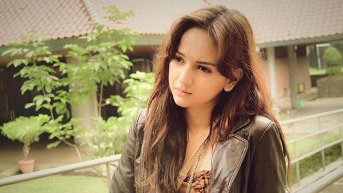 Kenangan Valentine Angelica Simperler Saat Sekolah