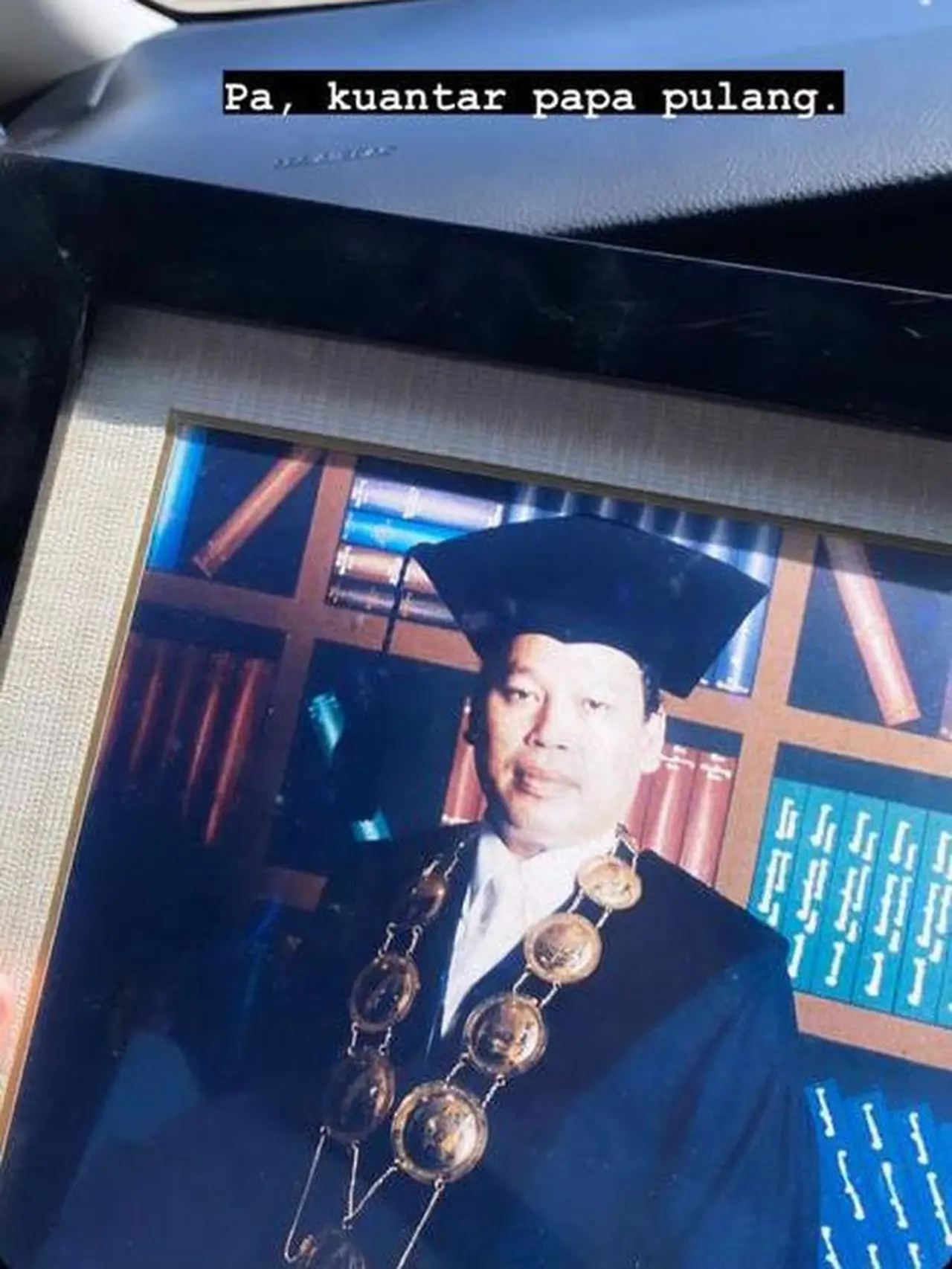 Ayah Rian Ibram Meninggal Dunia, Dewi Perssik Tabahkan Hati Sang ...