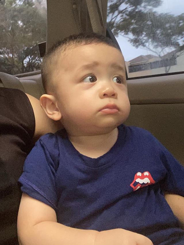 Sembuh dari Penyakit Kawasaki, Ini 6 Potret Gemas Anak Selvi Kitty - Hot Liputan6.com