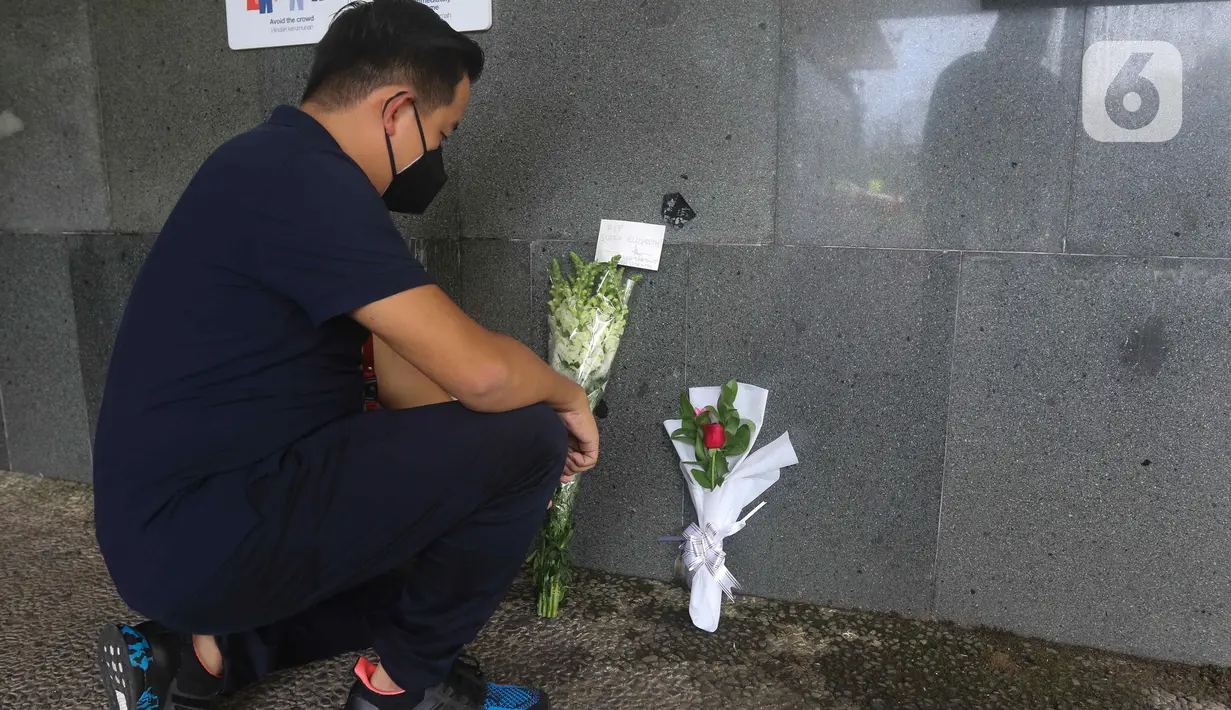 Karangan Bunga untuk Ratu Elizabeth II di Kedubes Inggris Jakarta ...