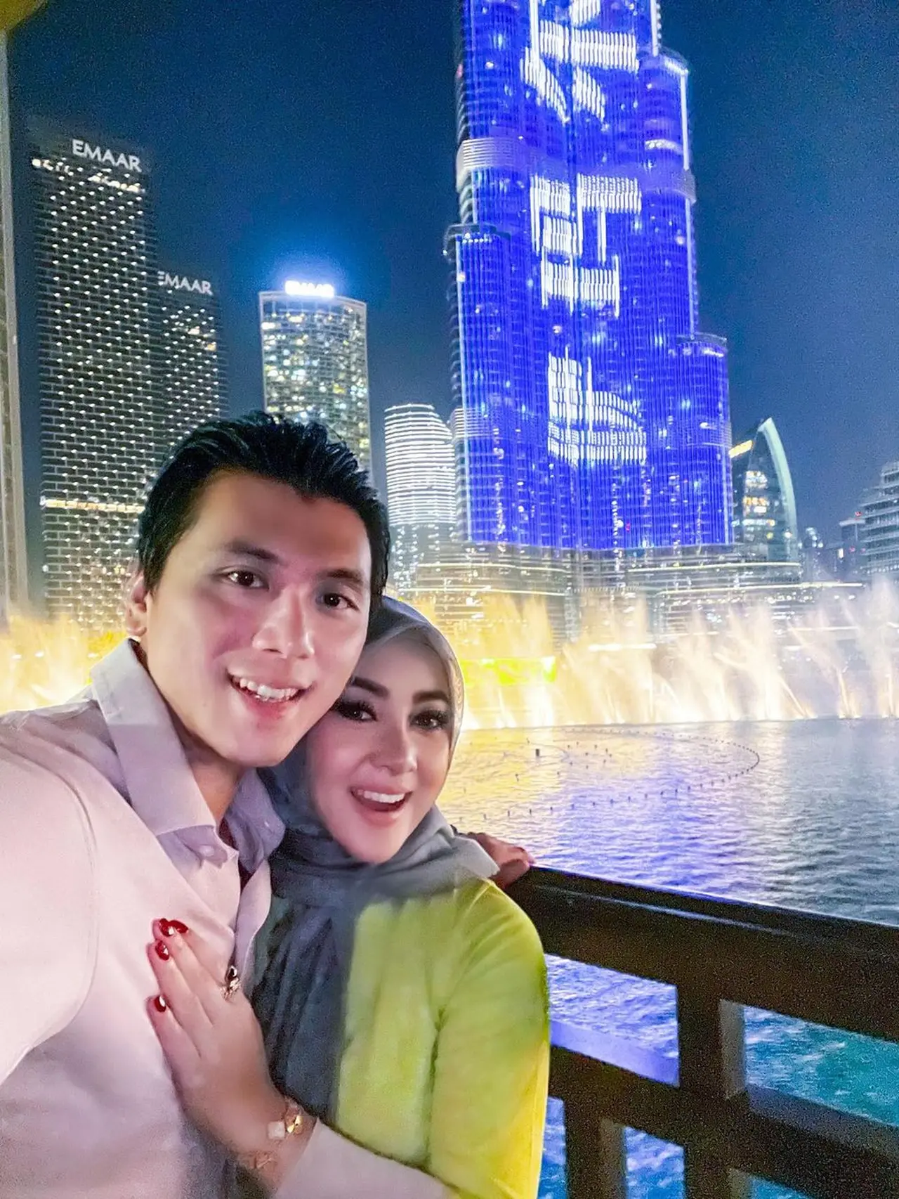 8 Momen Liburan Syahrini dan Reino Barack di Dubai, Tampil Mesra - Hot ...