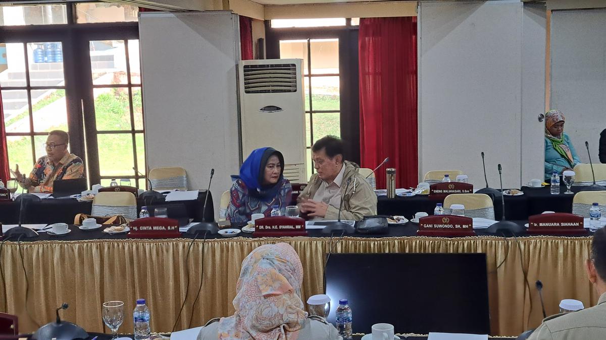 DPRD DKI Jakarta Terima Surat Pemberhentian Cinta Mega