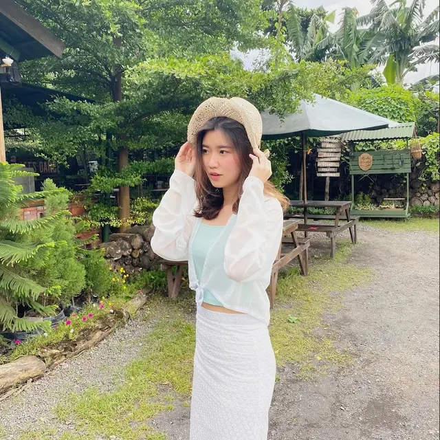 Jadi Inspirasi, Ini 7 Gaya OOTD Jennifer Hanna Eks JKT48 yang Curi ...