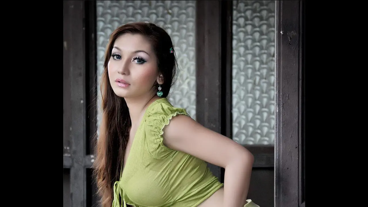 6 Artis Ini Memiliki Dada Berukuran Jumbo - ShowBiz Liputan6.com