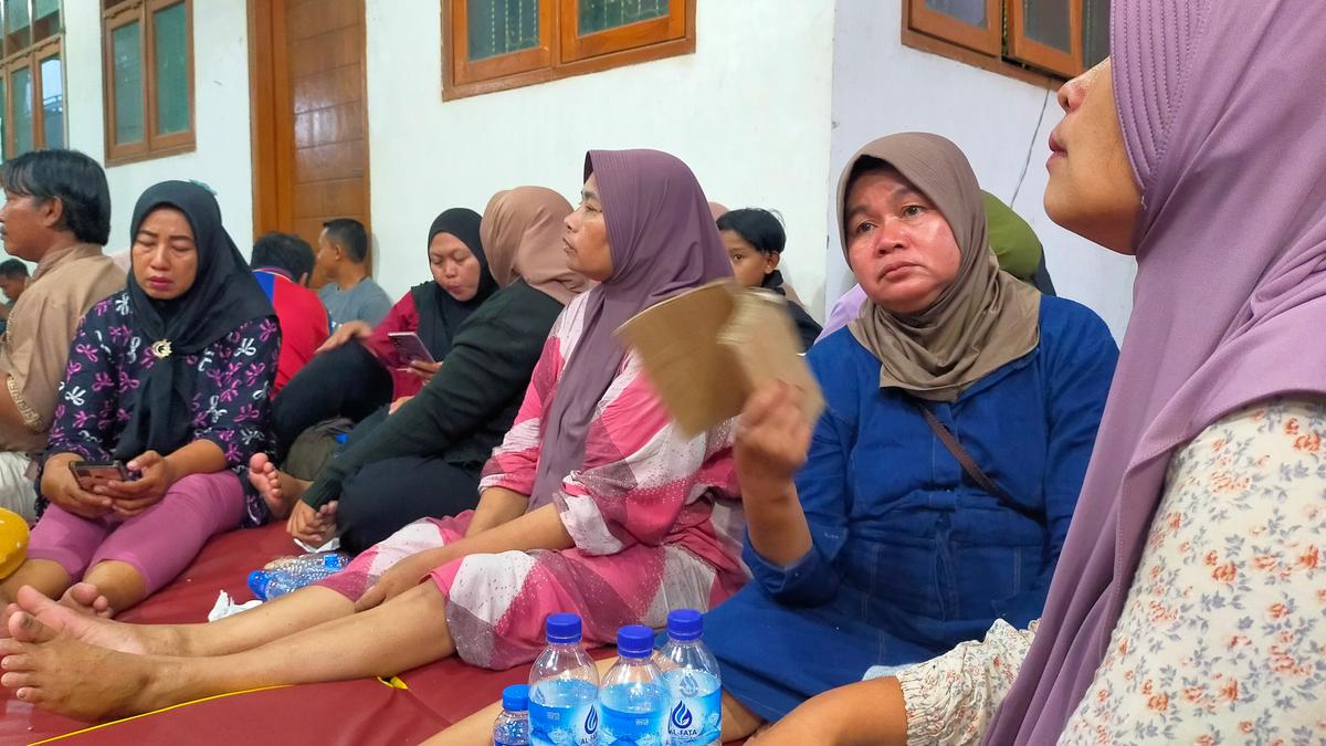 Keluarga Sepakat Kerahkan Alat Berat Angkat Puing Ponpes di Sidoarjo ...