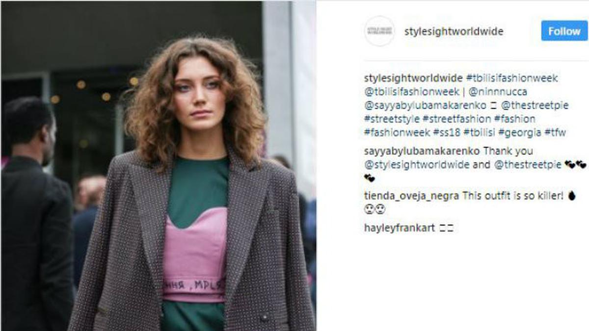 3 Inspirasi Gaya Fashion Keren Kenakan Atasan Bra Sebagai Luaran ...