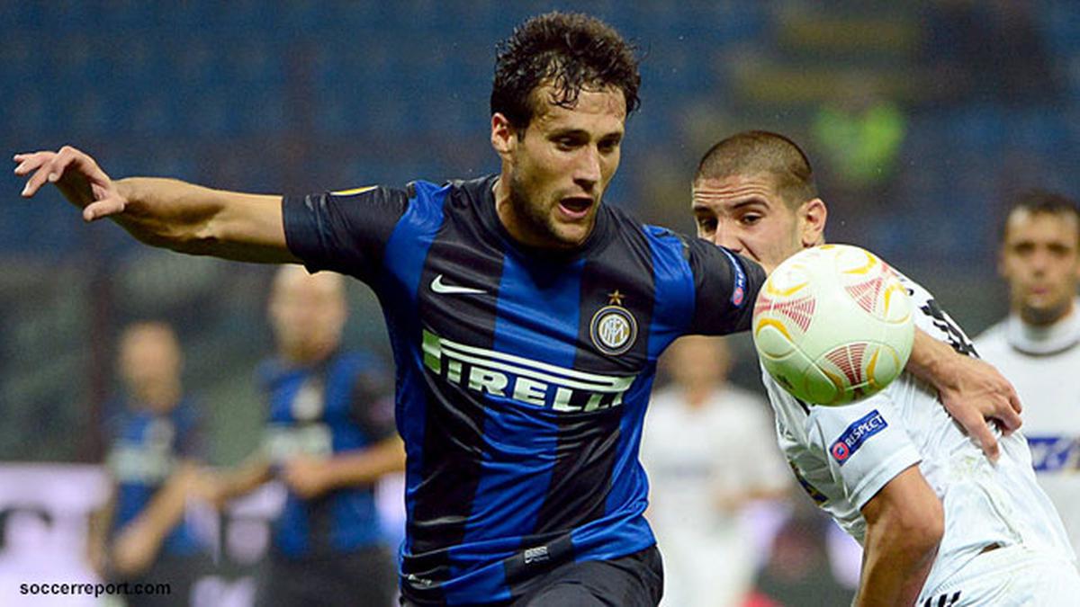 Bek Inter Akhirnya Menuju Milan?