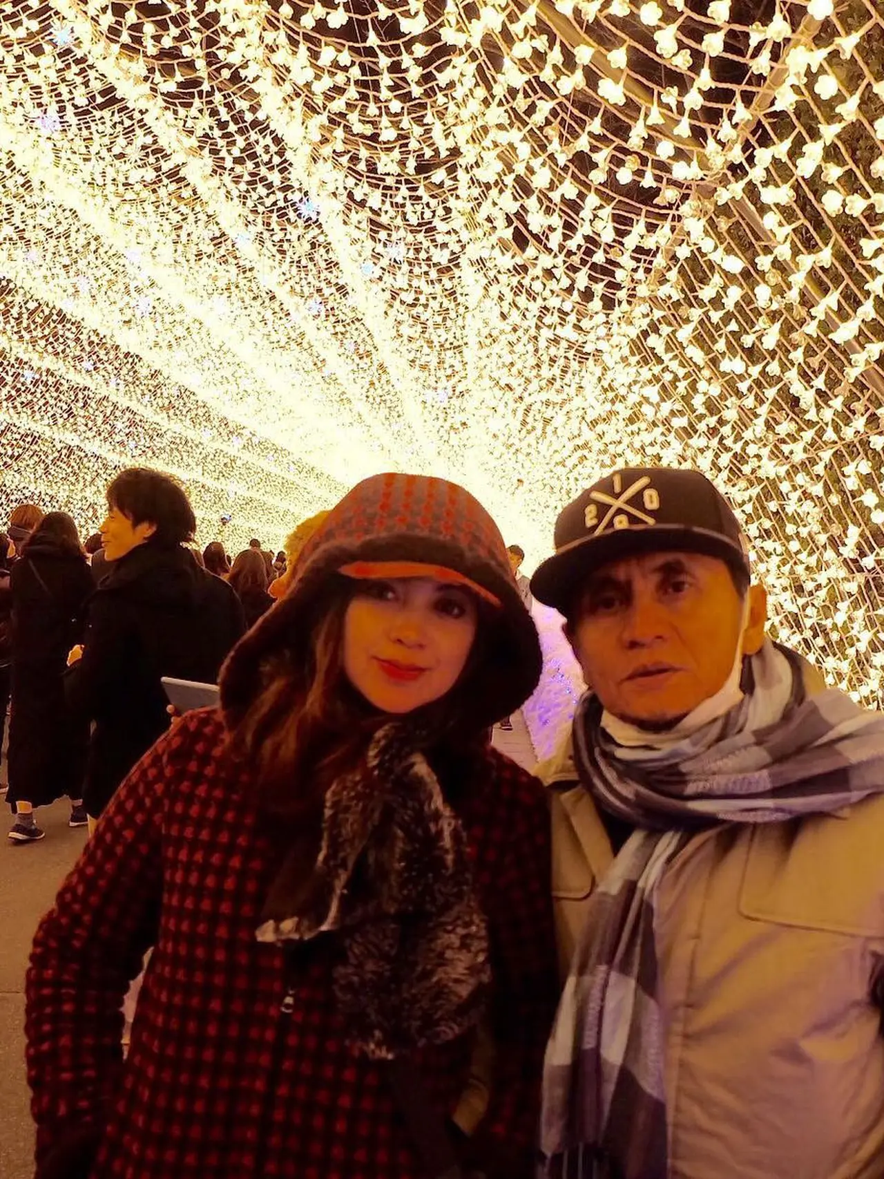 Harmonis, Ini 6 Potret Keluarga Azis Jamrud yang Jarang Terekspos - Hot ...