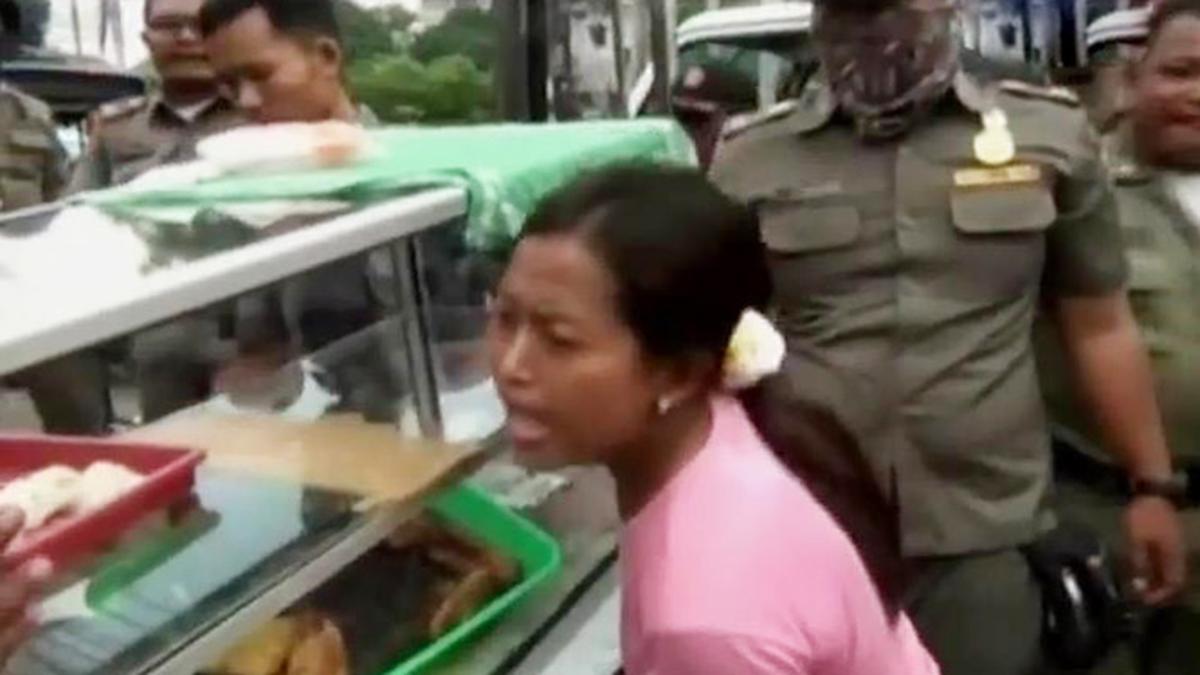 Segmen 1: Razia PKL di Tanah Abang hingga Kecelakaan di Subang - News Liputan6.com