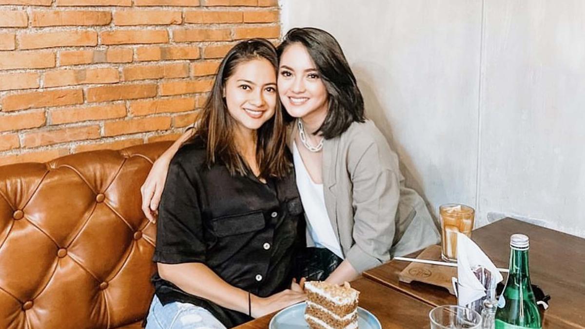 FOTO: Potret Ririn Ekawati dan Rini Yulianti, Kakak Beradik Bak Pinang ...