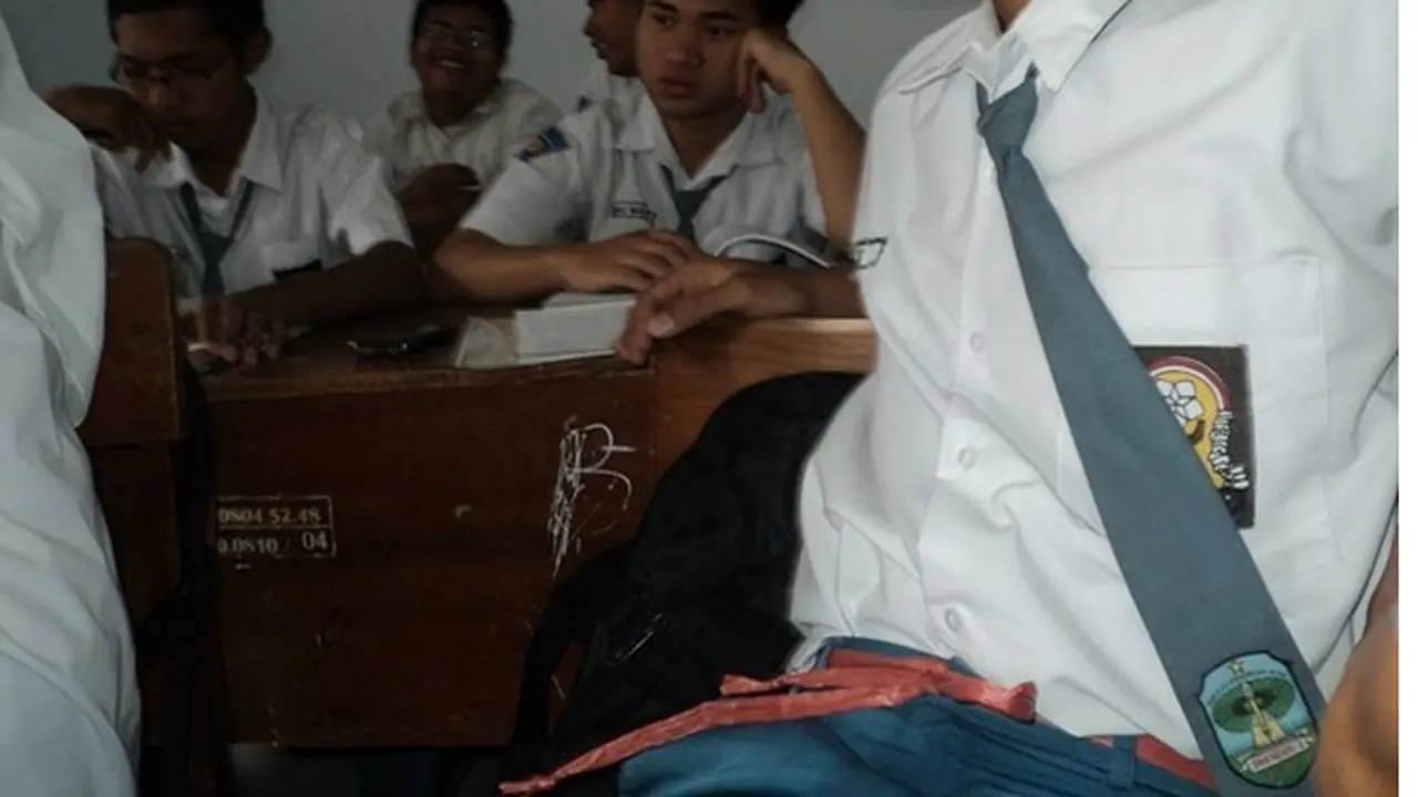 6 Kelakuan Kocak Orang Pakai Sabuk Tak Biasa Ini Nyeleneh Banget - Hot Liputan6.com