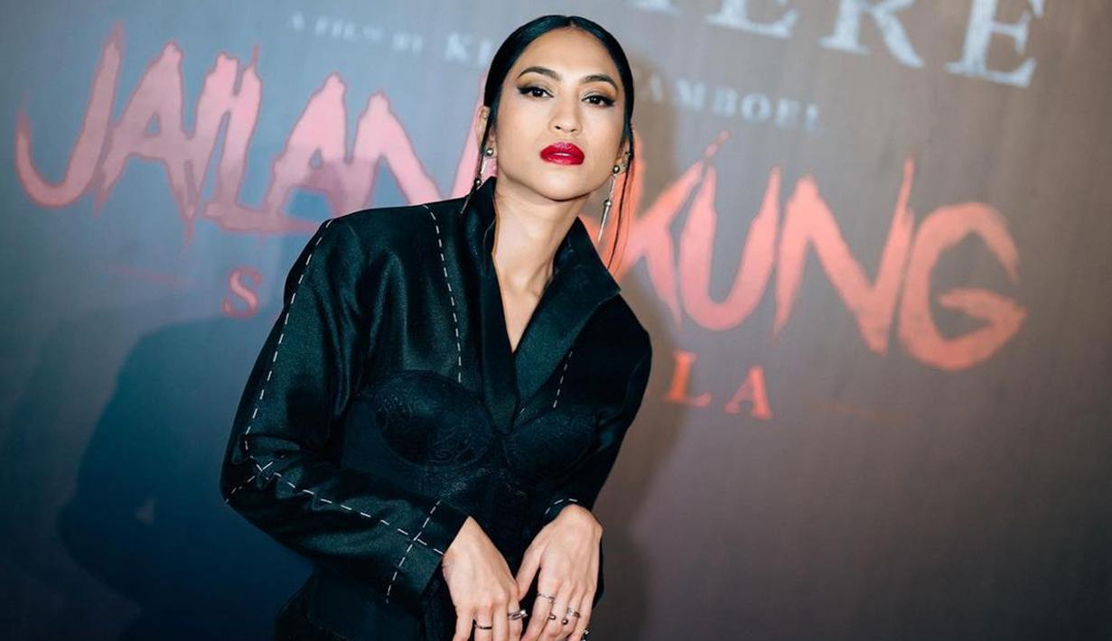 Bintangi Film Pamali, Ini Penampilan Taskya Namya Pakai Outfit Serba Hitam
