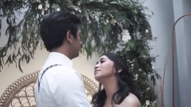 8 Tahun Menikah, Ini 6 Pemotretan Anniversary Rian D'Masiv dan Istri ...