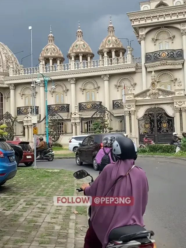 10 Potret Rumah Mewah Bak Istana Disney Milik Sultan Sidoarjo, Bikin Takjub - Hot Liputan6.com