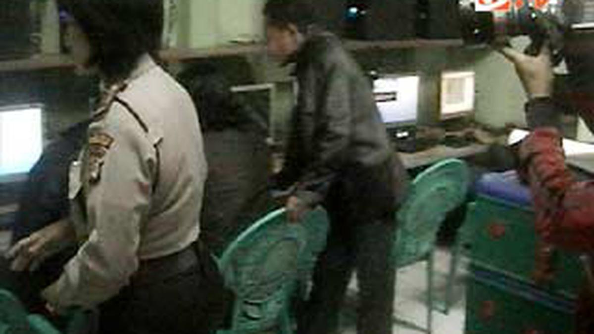 Warnet yang Buka Situs Porno Bakal Ditindak - News Liputan6.com