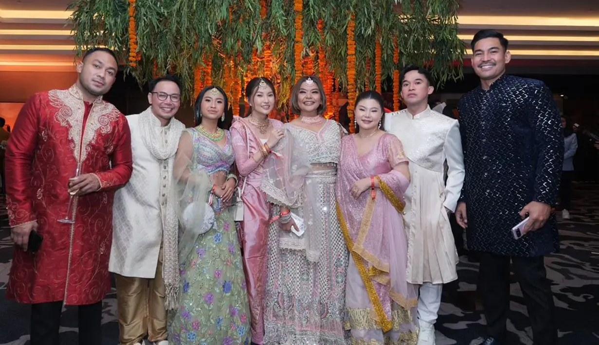 Potret Sarwendah di Perayaan Hari Diwali, Anggun dengan Sari Bernuansa ...