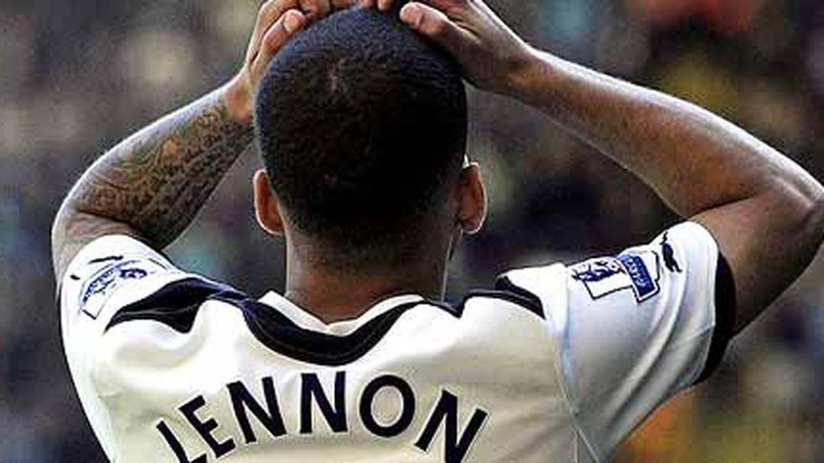 Spurs Siap Lego Lennon - Bola Liputan6.com