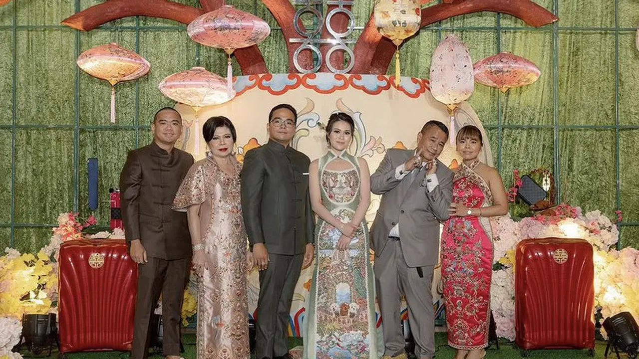 Berdarah Batak, 6 Gaya Elegan Felicia Hutapea Anak Kedua Hotman Paris ...