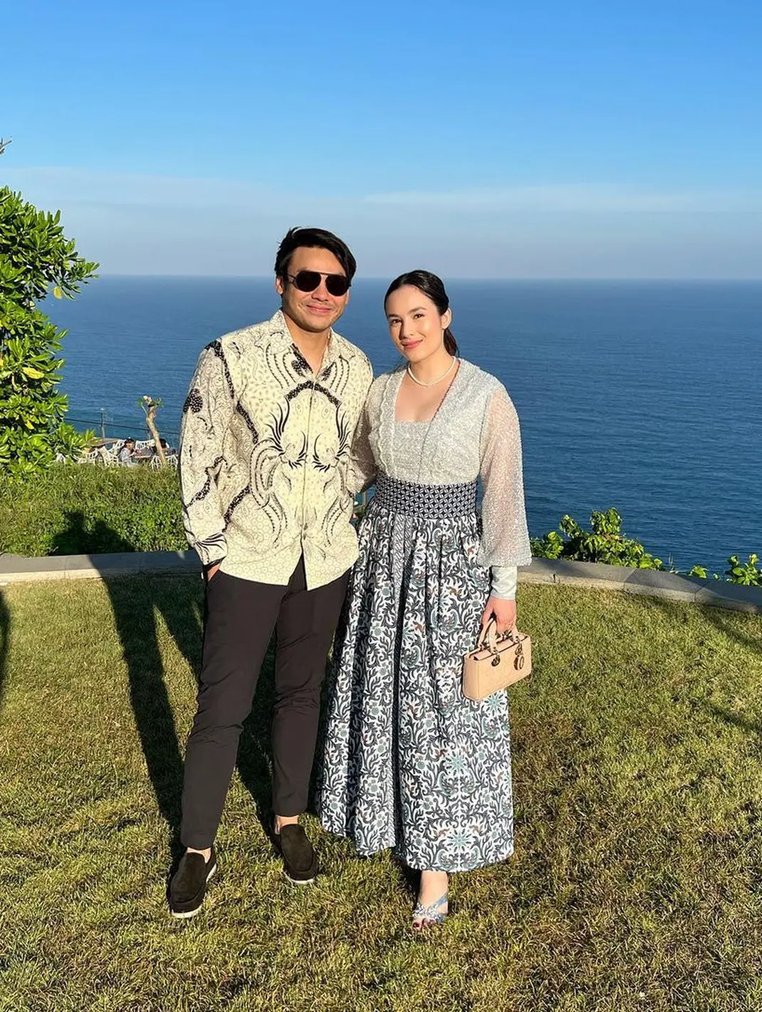 6 Potret Manis dan Romantisnya Chelsea Islan Bersama Suami, Sang Aktris ...
