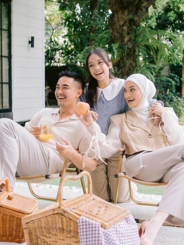 Kini Jadi Anak Zumi Zola, Ini 6 Potret Illiyyuna Kamila Rais Buah Hati ...