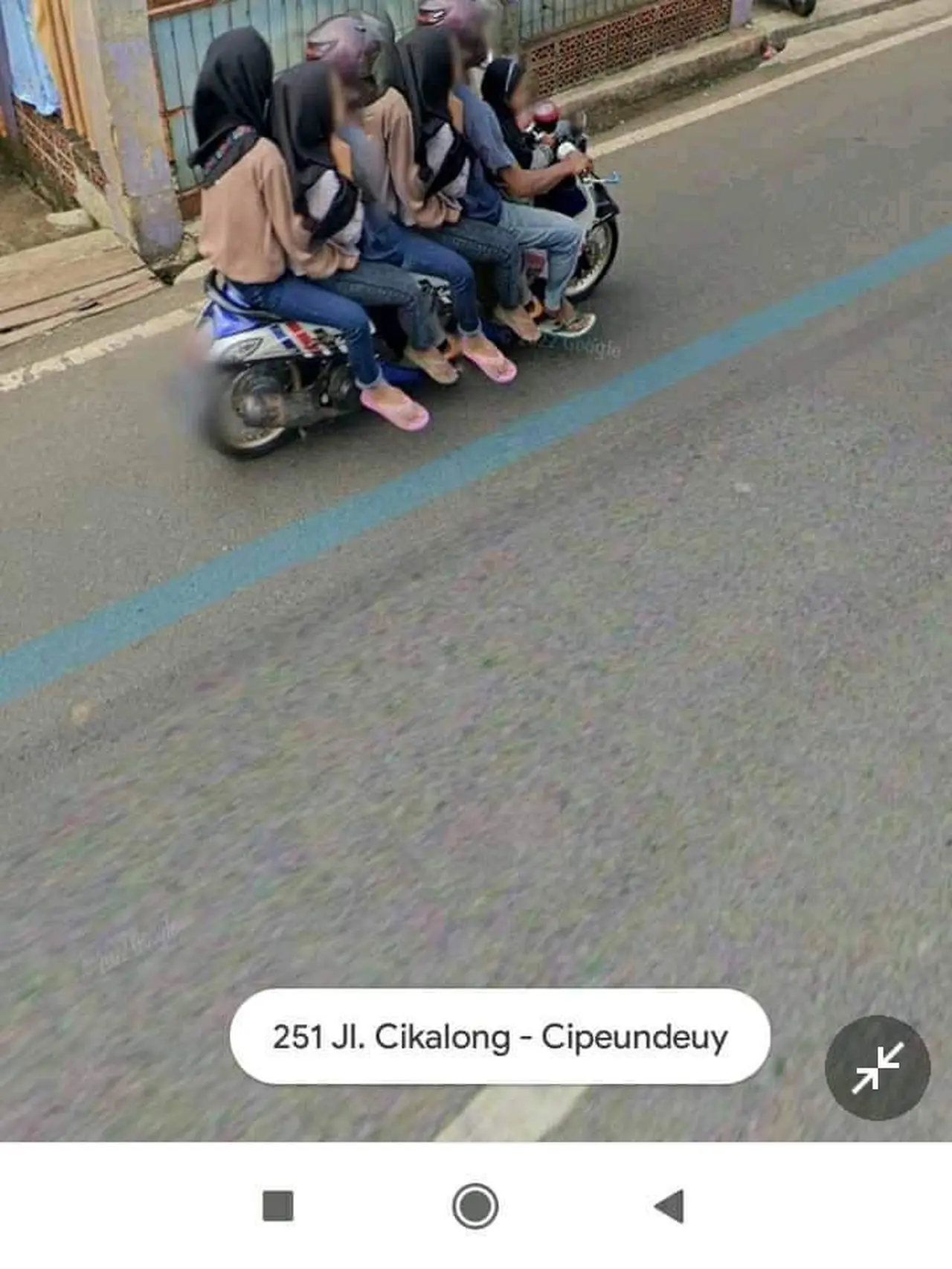 7 Potret Nyeleneh Orang Di Google Street View Ini Bikin Meringis - Hot ...