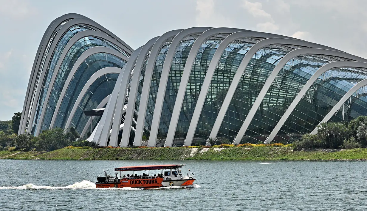 FOTO: Keliling Singapura Naik Wahana Amfibi - Foto Liputan6.com