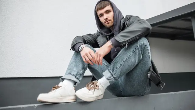 Padu Padan Celana Jeans dan Sepatu untuk Pria, Tampil Kasual Hingga Formal