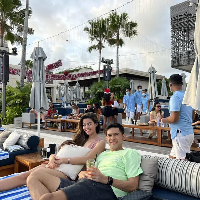 Dikabarkan Pacaran, Ini 6 Potret Kedekatan Susan Sameh dan Pebulutangkis Fajar Alfian - Hot ...