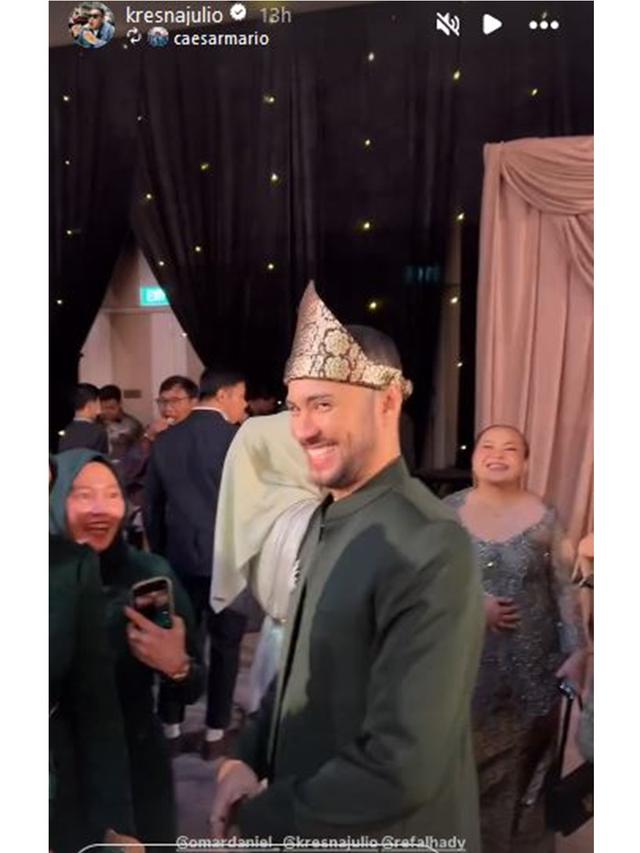 7 Potret Omar Daniel dan Refal Hady di Nikahan Dewi Paramita 'Mici ...
