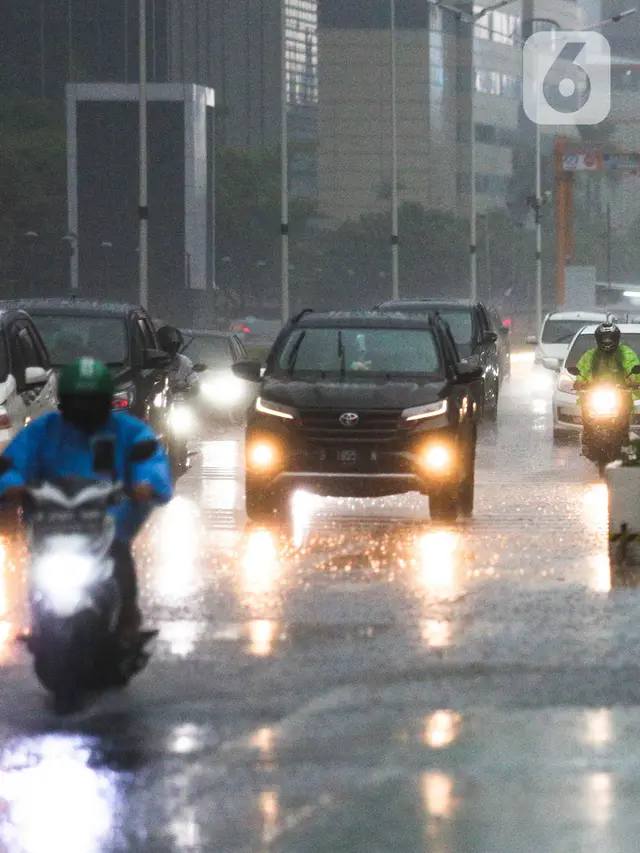 BMKG: Waspada Hujan Sedang hingga Lebat di Sumbar saat Arus Balik ...