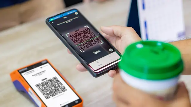BRI Perluas QRIS Cross Border, Pembayaran Alipay dan UnionPay Sudah ...