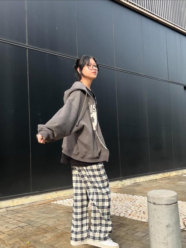 6 Potret Naykilla Penyanyi Lagu Garam dan Madu yang Viral, Gayanya Menawan