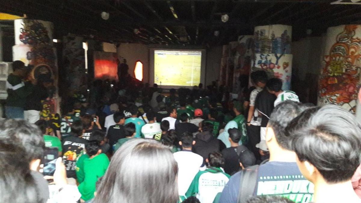 Persebaya Tumbang dari Arema, Ribuan Bonek Mania di Surabaya Kecewa