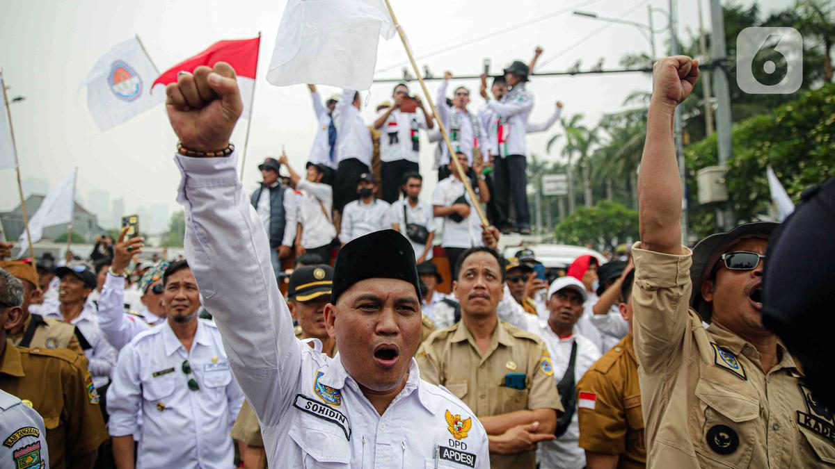 Ada Demo Kades Di Depan Dpr Hindari Jalan Gatot Subroto Arah Semanggi