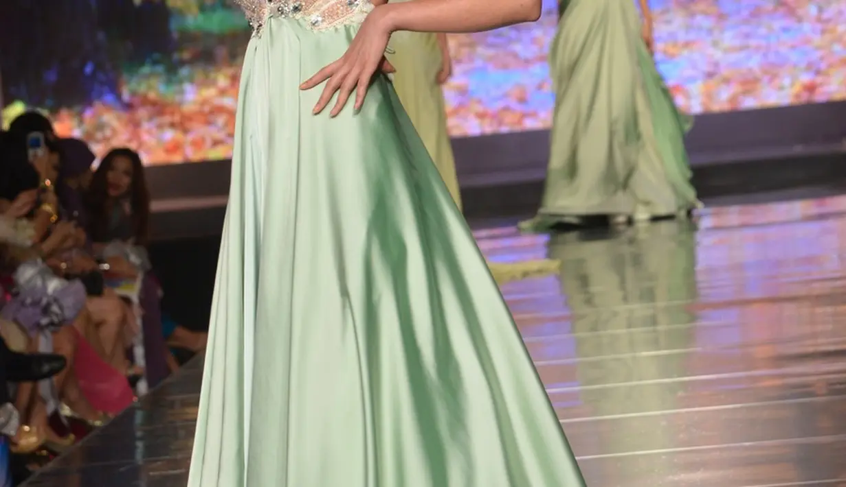 Sekuen Busana Cocktail II - Photo Fimela.com