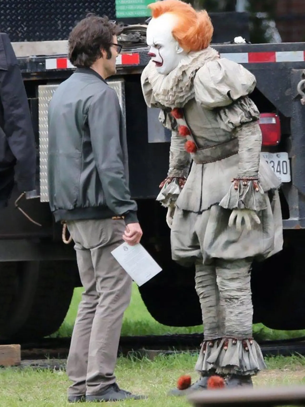 Kocak, Ekspresi Bill Hader Takut Lihat Mata Skarsgard di Balik Layar IT ...