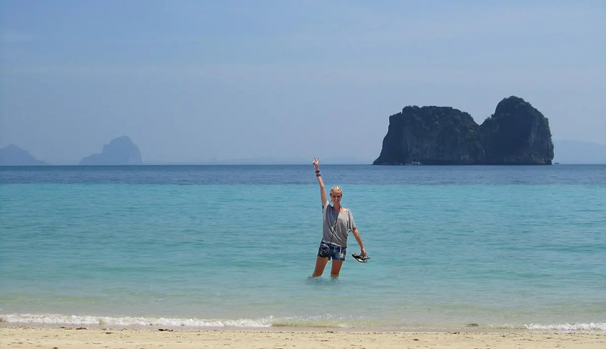 Foto Liburan Palsu Gadis Belanda Di Asia Photo 8185