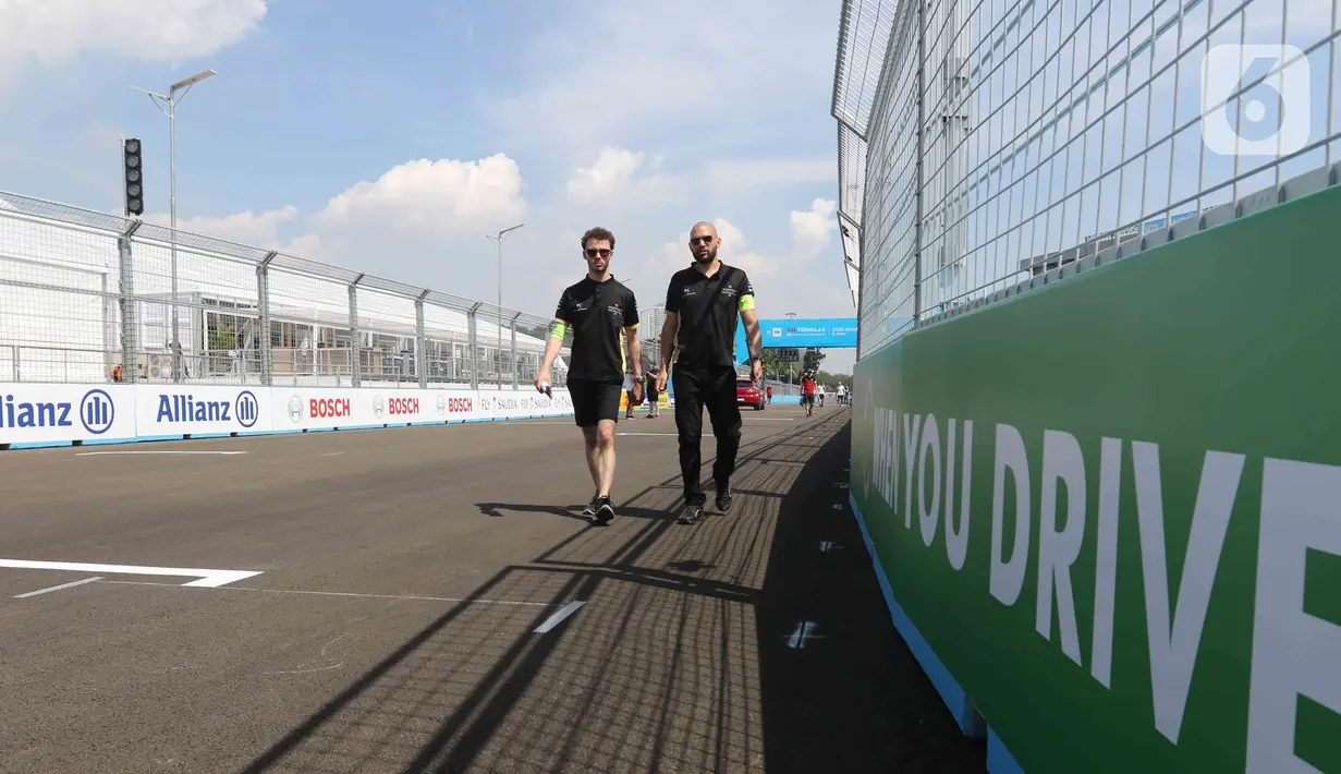 FOTO: Para Pembalap Mobil Listrik Formula E Lakukan Driver Track Walk ...