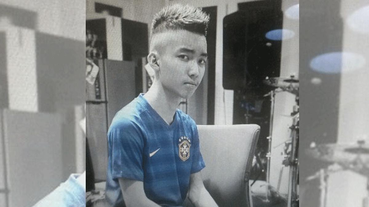 Liburan di Amrik, Gavin MJ Borong Baju Grup Band Metal - ShowBiz ...