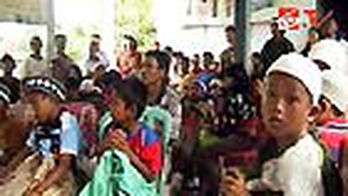 Liburan Sekolah, Asyiknya Ikut Sunatan Massal - Video Liputan6.com