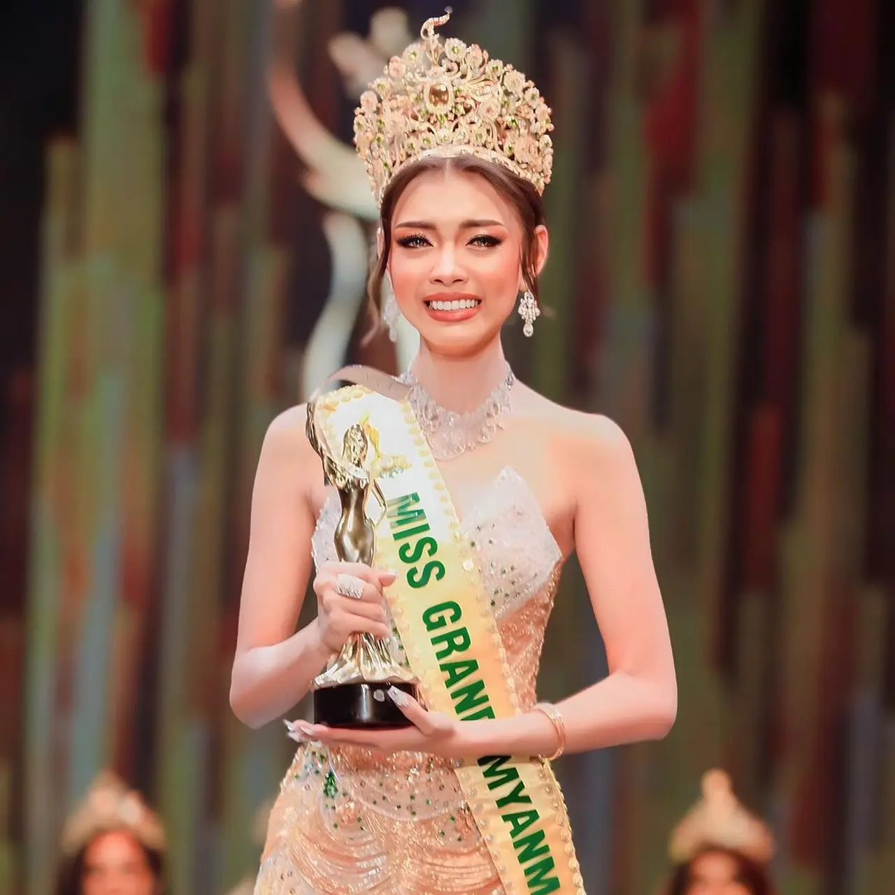 Drama Miss Grand International Myanmar 2024 Thae Su Nyein Kembalikan Mahkota Usai Menangkan 2nd ...